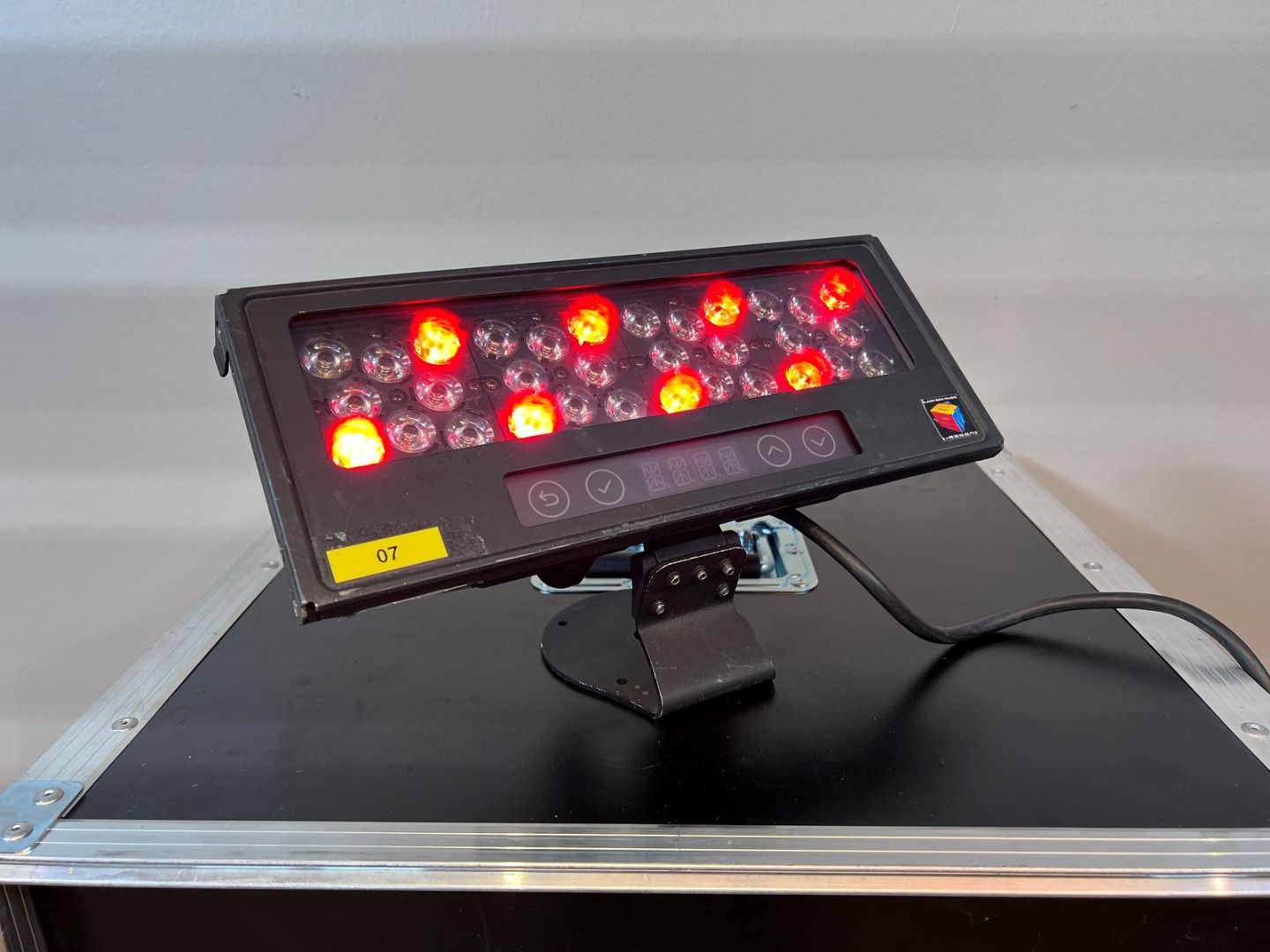 Philips ColorBlast 12 TRX RGBAW | 120 USD - Gebrauchte ...